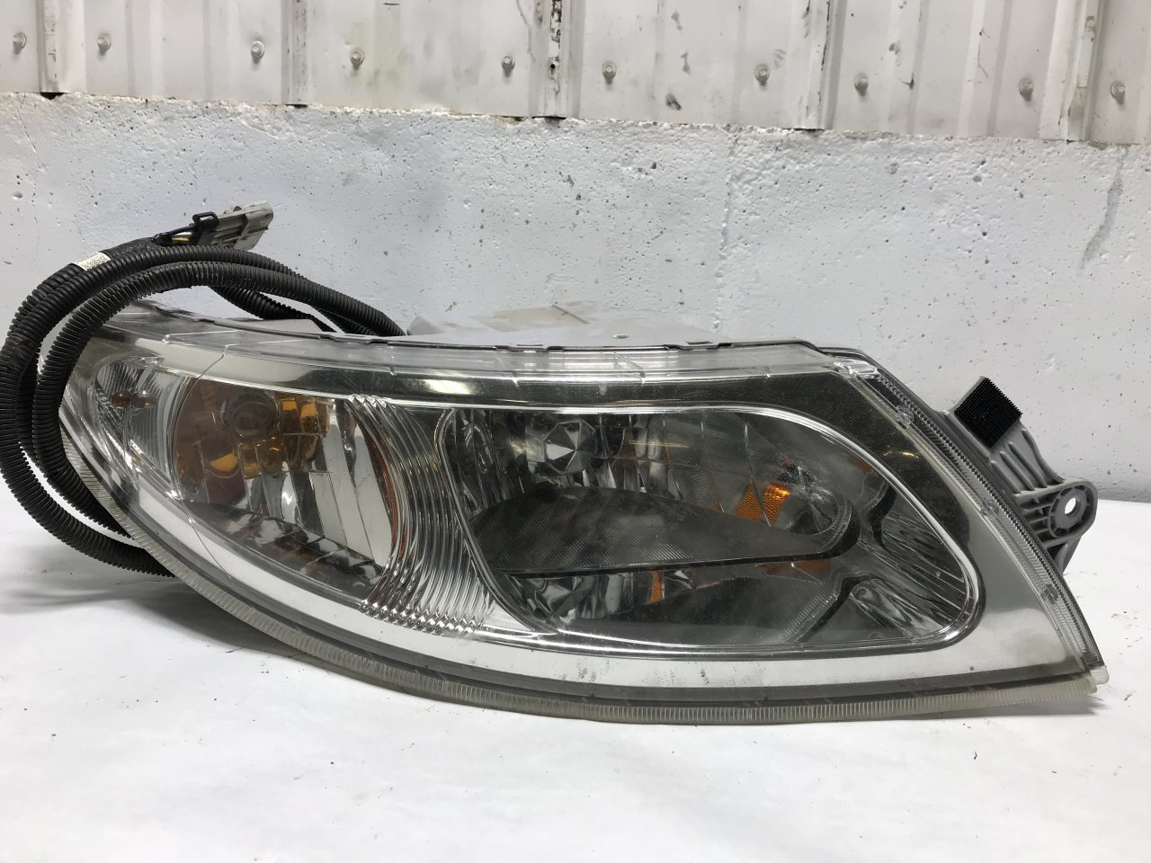 3765686C2 | International DURASTAR (4300) Headlamp for Sale
