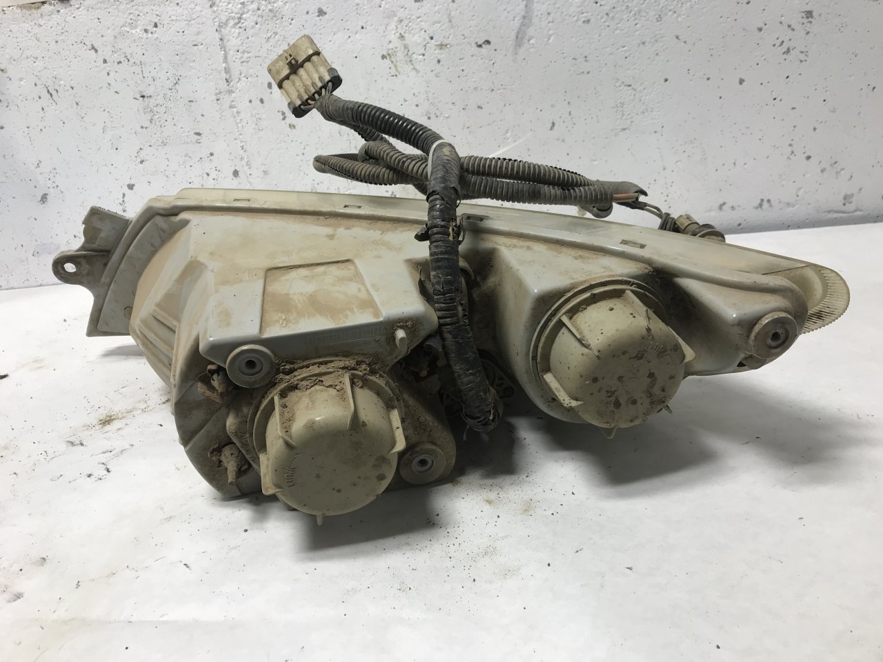 3561964C2 | International DURASTAR (4300) Headlamp for Sale