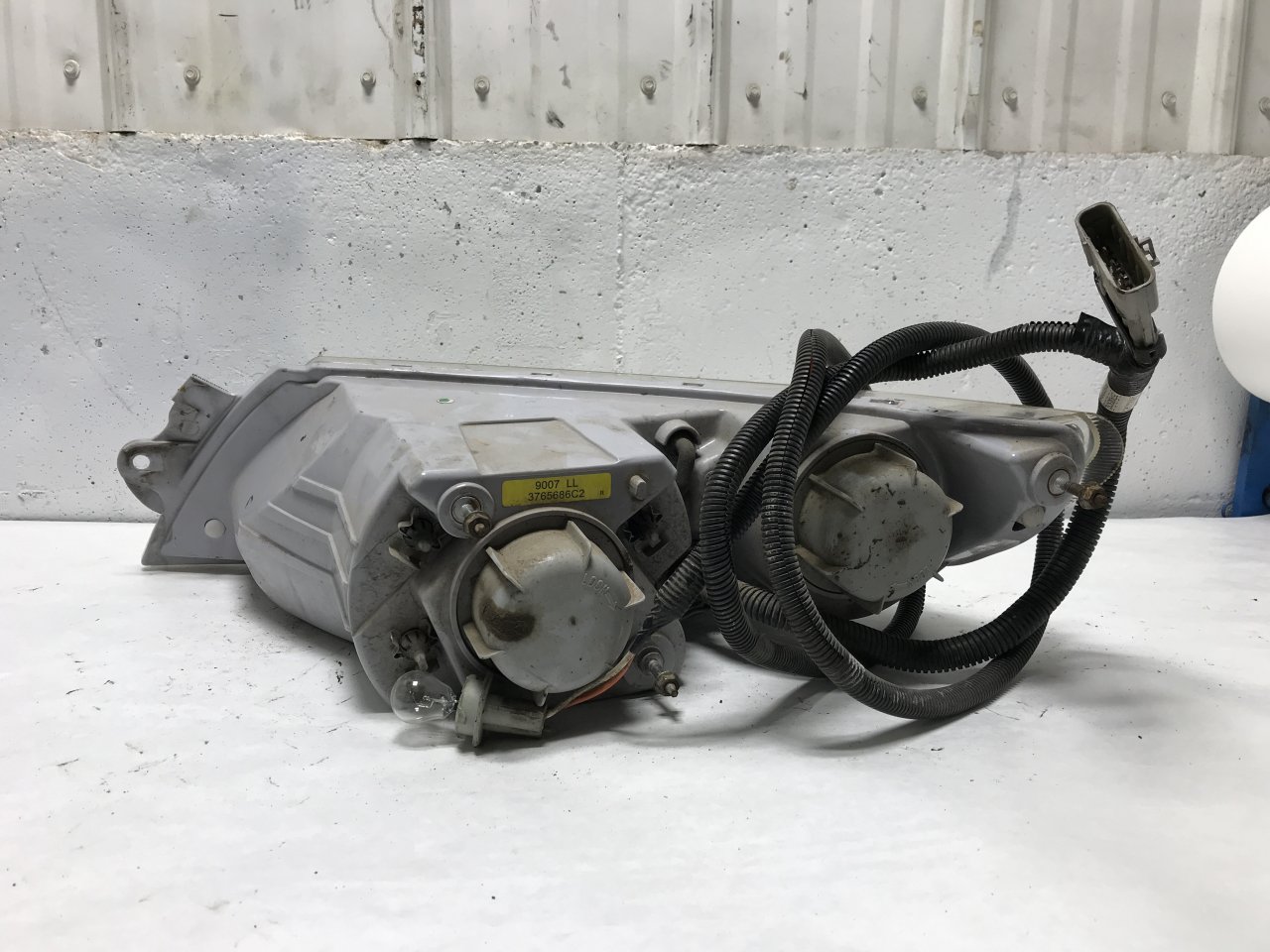3765686C2 | International DURASTAR (4300) Headlamp for Sale