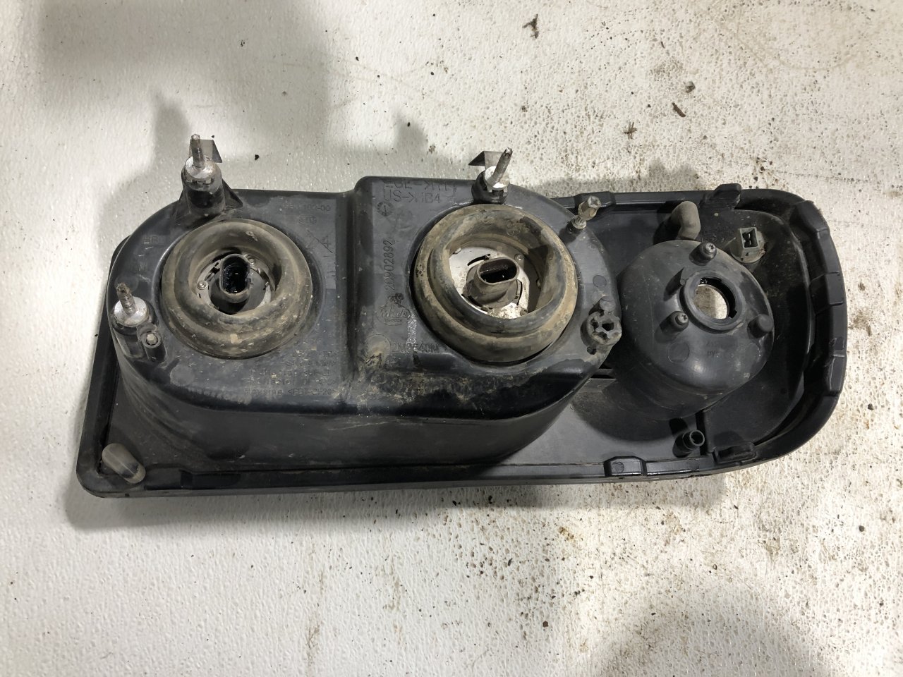 25105807 | Mack GRF9 Headlamp for Sale
