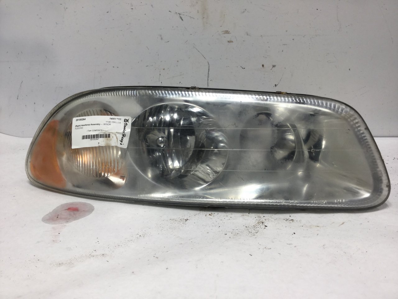 2M0525AM | Mack GU813 Headlamp for Sale