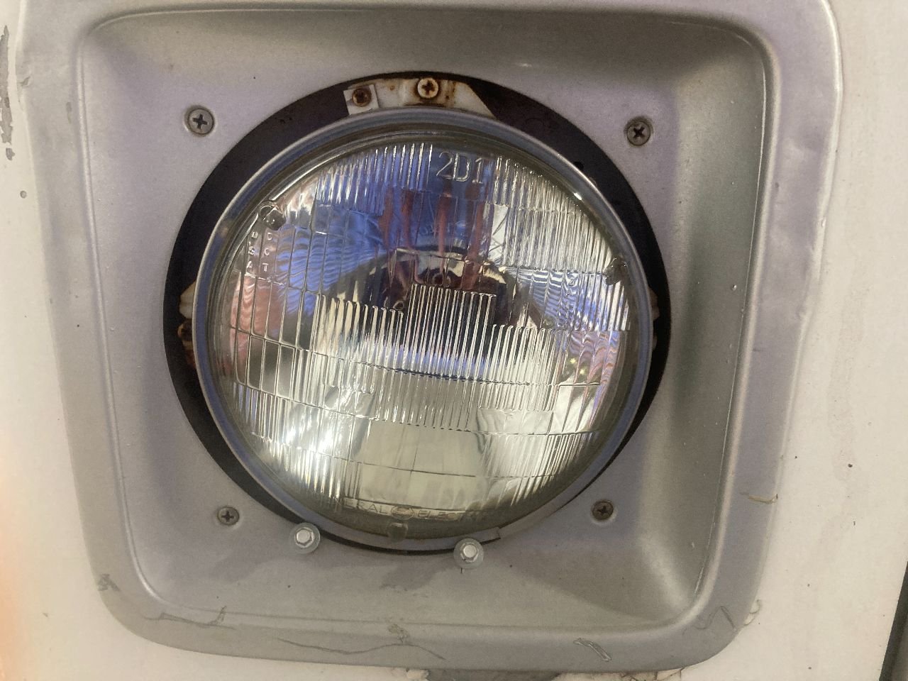 International S1900 Headlamp for Sale