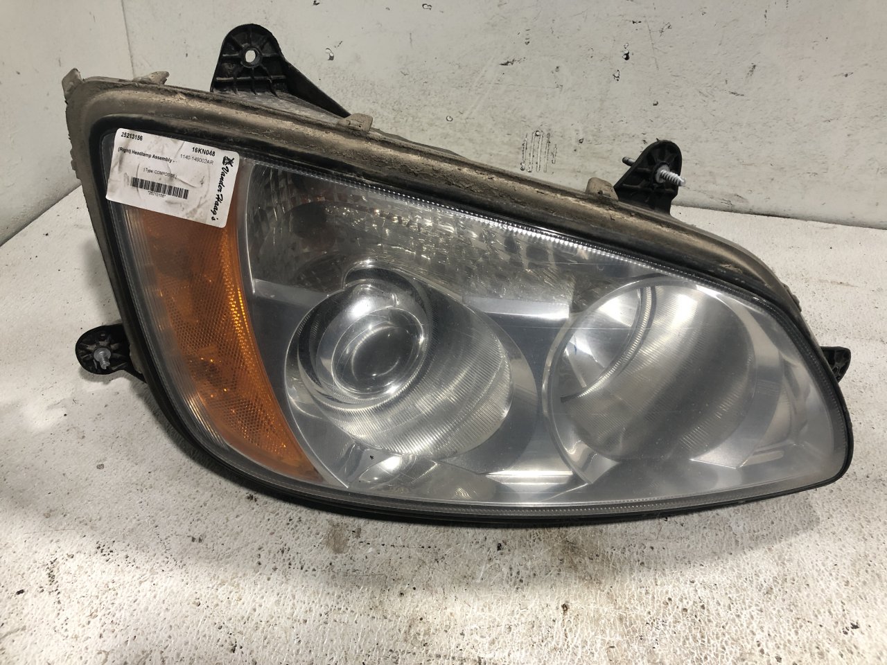 P54-1059-100R | Kenworth T660 Headlamp for Sale