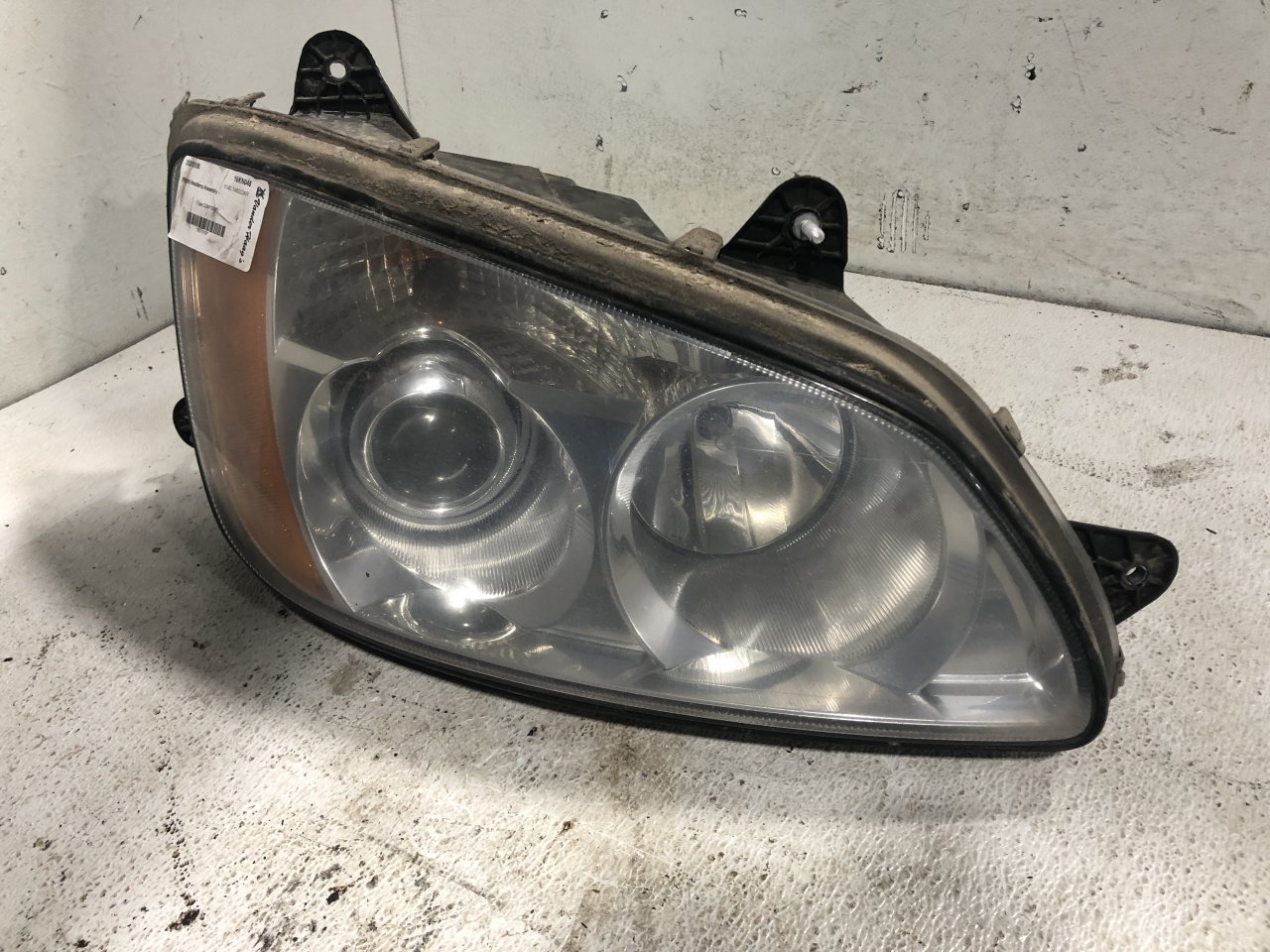 P54-1059-100R | Kenworth T660 Headlamp for Sale