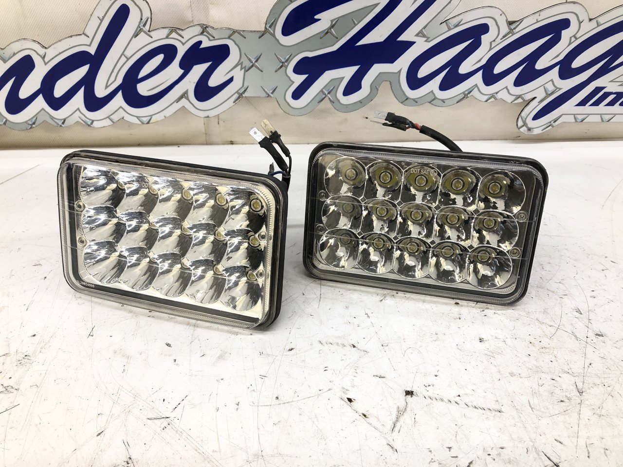 ZL29624555 | Kenworth T800 Headlamp for Sale