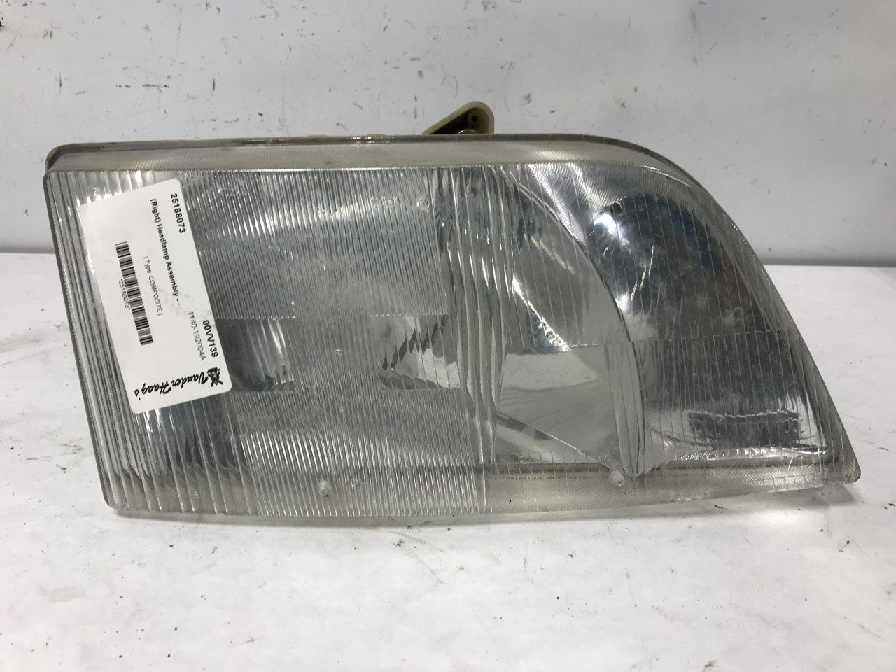 8082041 | Volvo VNL Headlamp for Sale