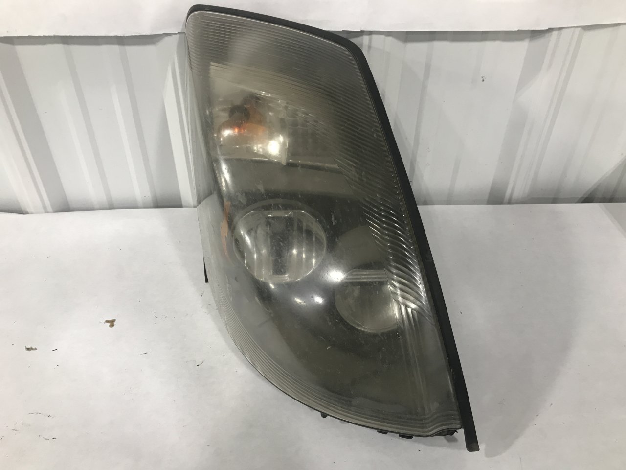 VL007B111R | Volvo VNL Headlamp for Sale