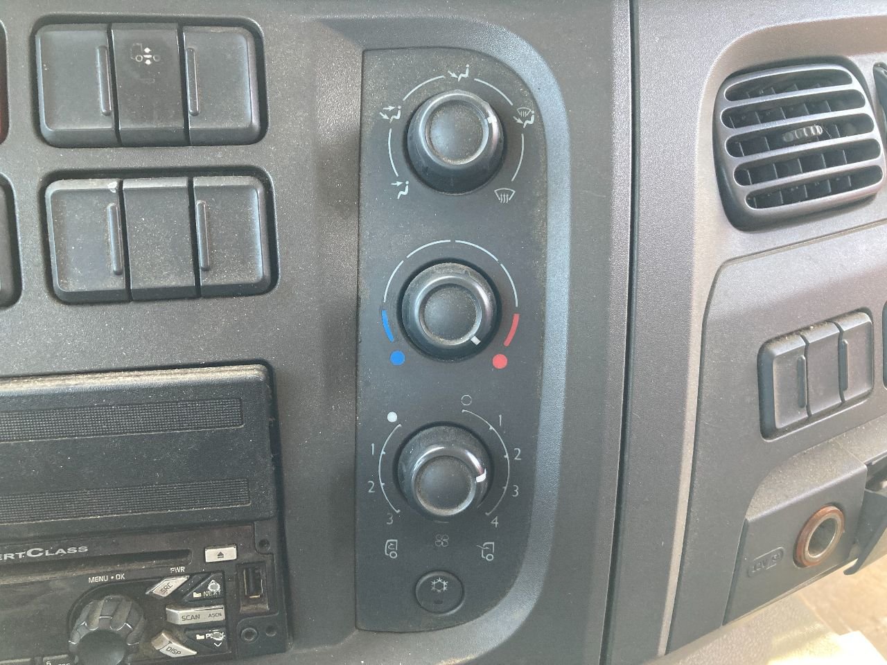 Peterbilt 220 COE Heater & AC Temperature Control for Sale