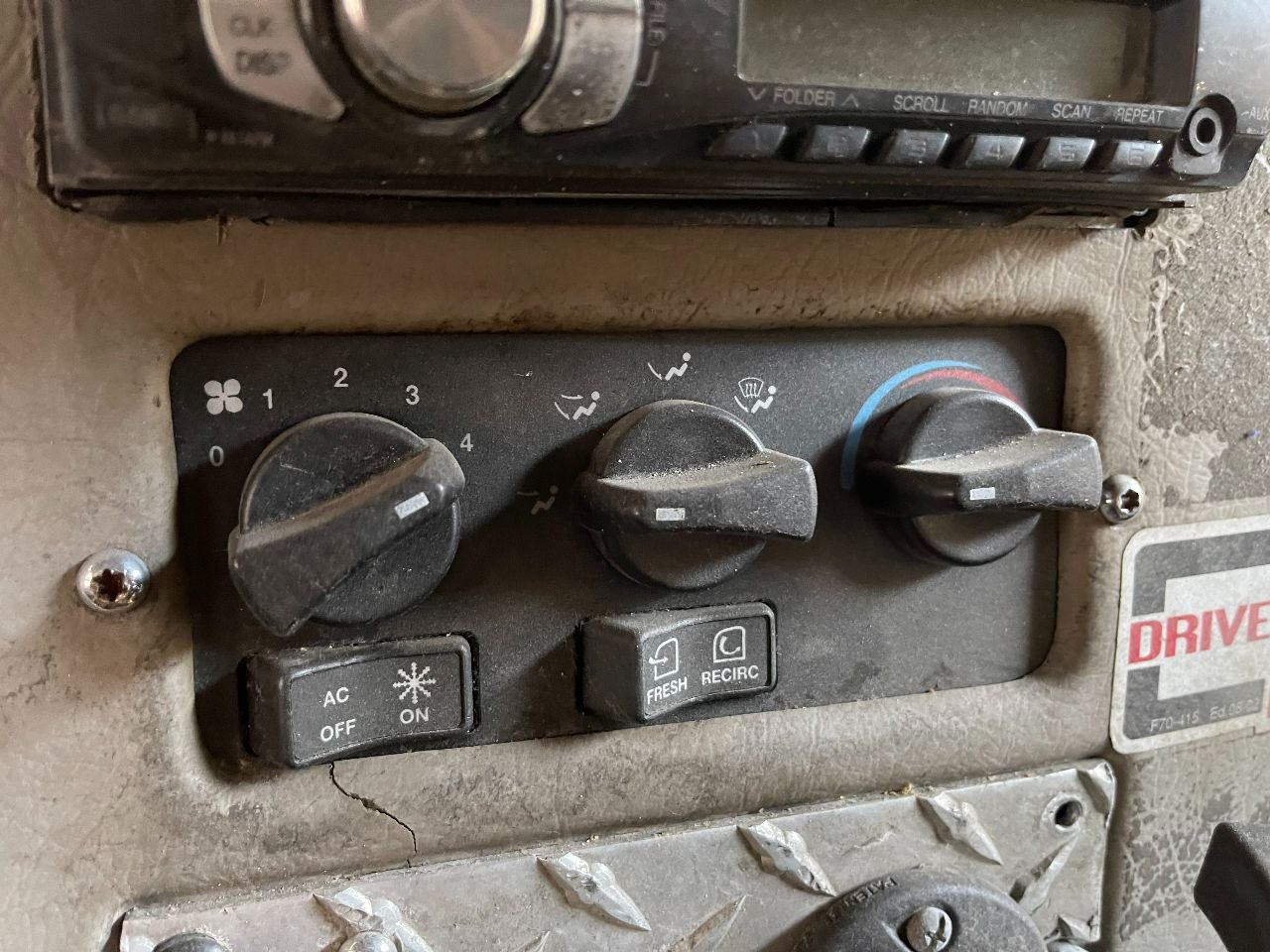 806-0146-000 | Peterbilt 335 Heater & AC Temperature Control for Sale