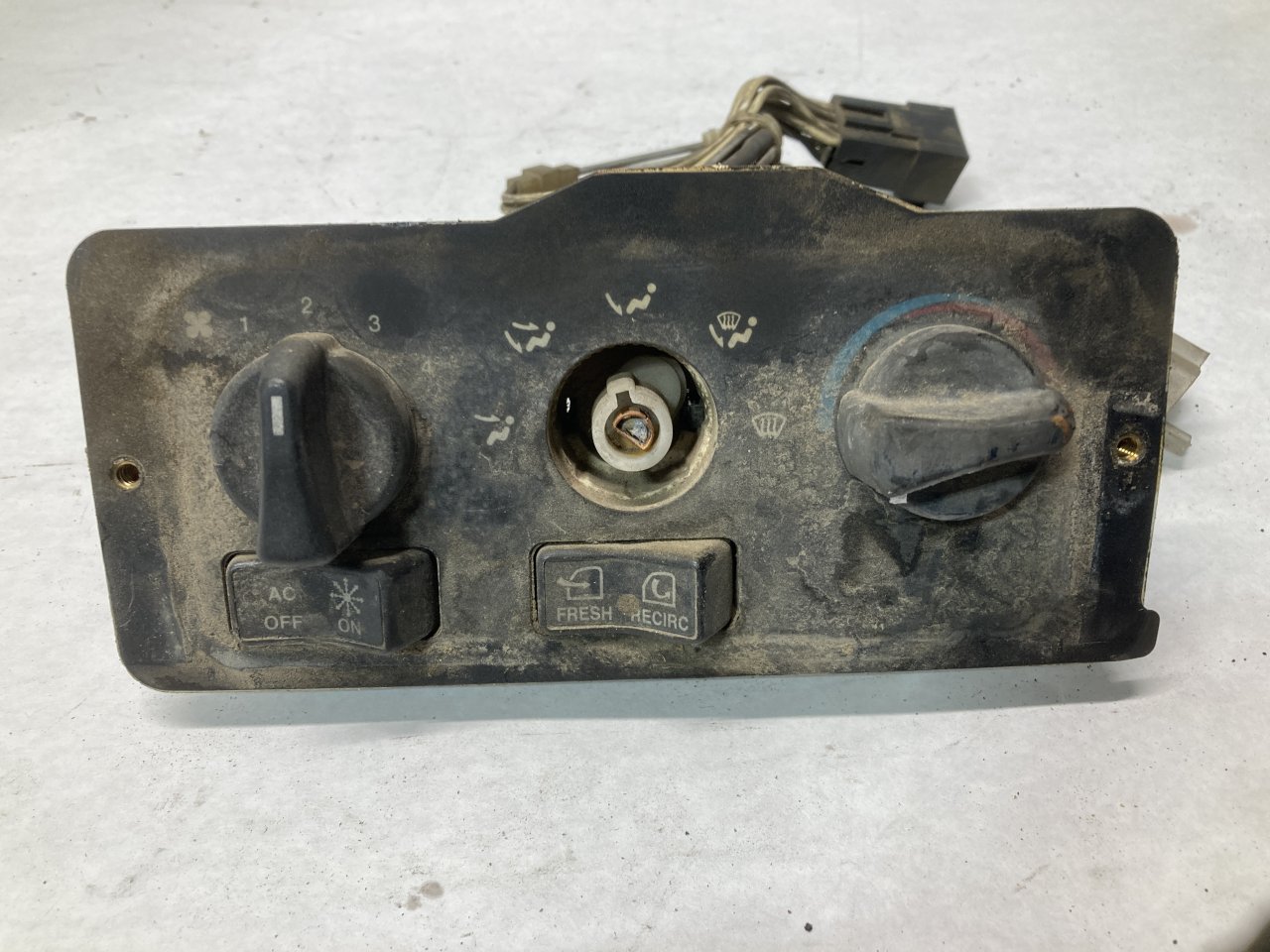 Peterbilt 340 Heater & AC Temperature Control for Sale