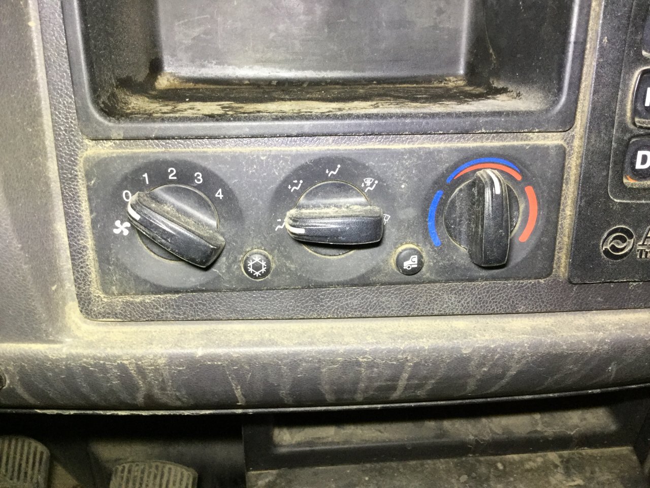 Q216012 | Peterbilt 348 Heater & AC Temperature Control for Sale