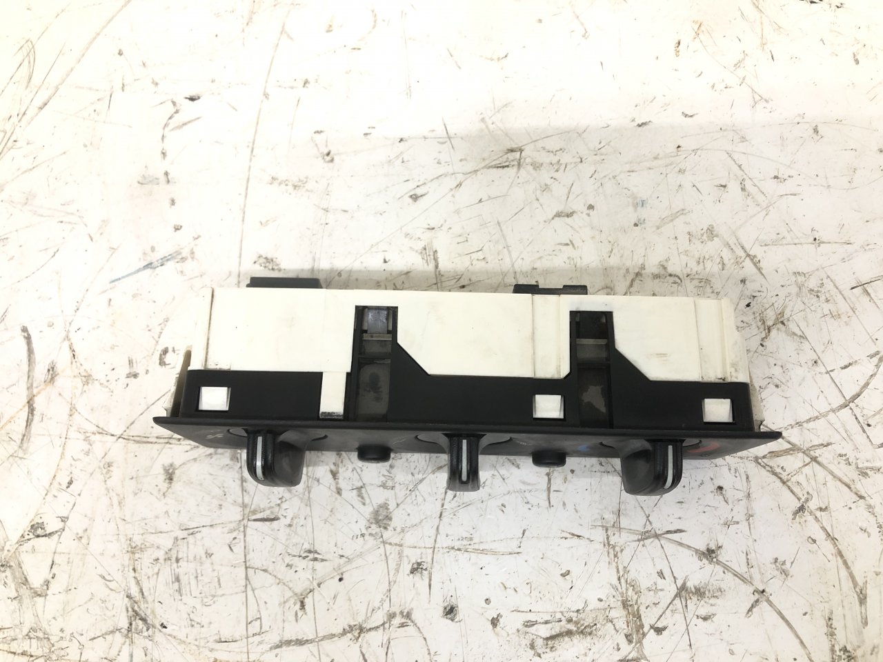 Q21-6012 | Peterbilt 357 Heater & AC Temperature Control for Sale