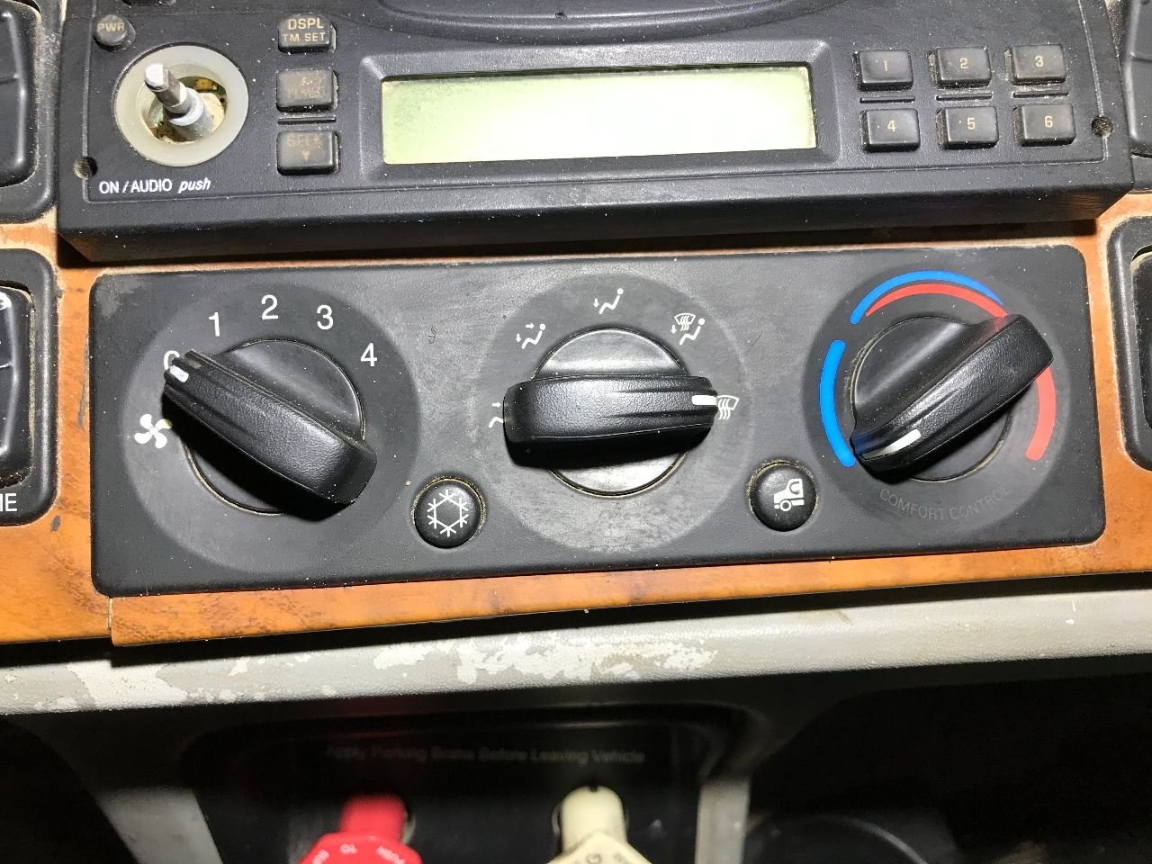 Q21-6012 | Peterbilt 367 Heater & AC Temperature Control for Sale