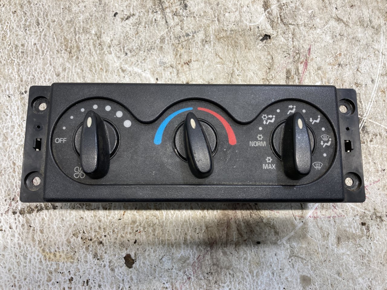 3545543C3 | International 4300 Heater & AC Temperature Control for Sale