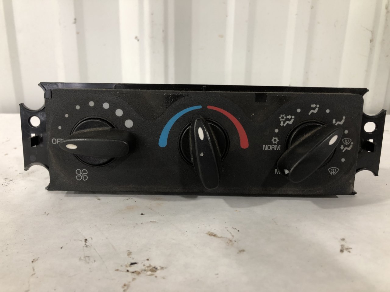 3545543C2 | International 4400 Heater & AC Temperature Control for Sale