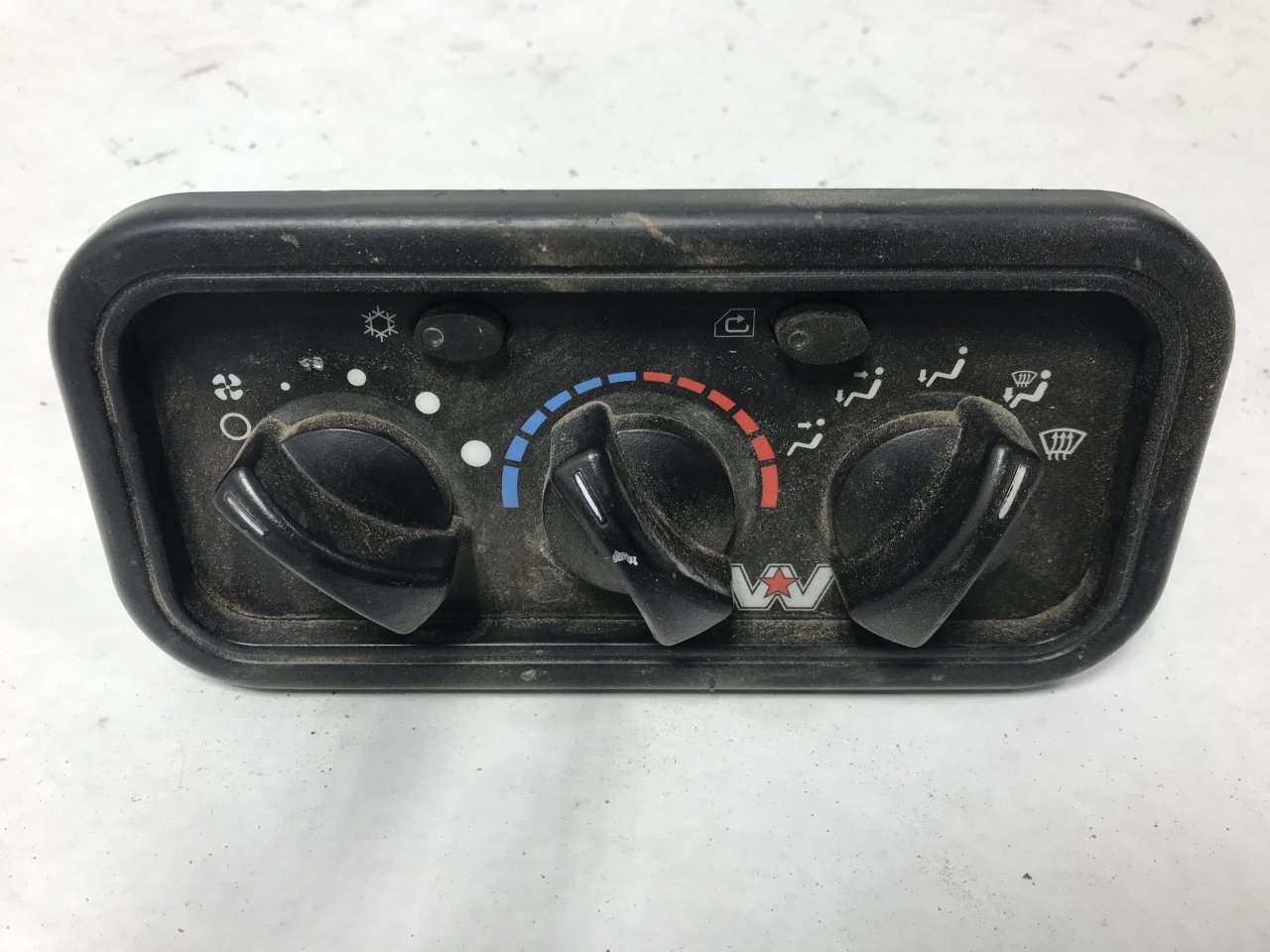 A22-73379-004 | Western Star Trucks 4900FA Heater & AC Temperature Control