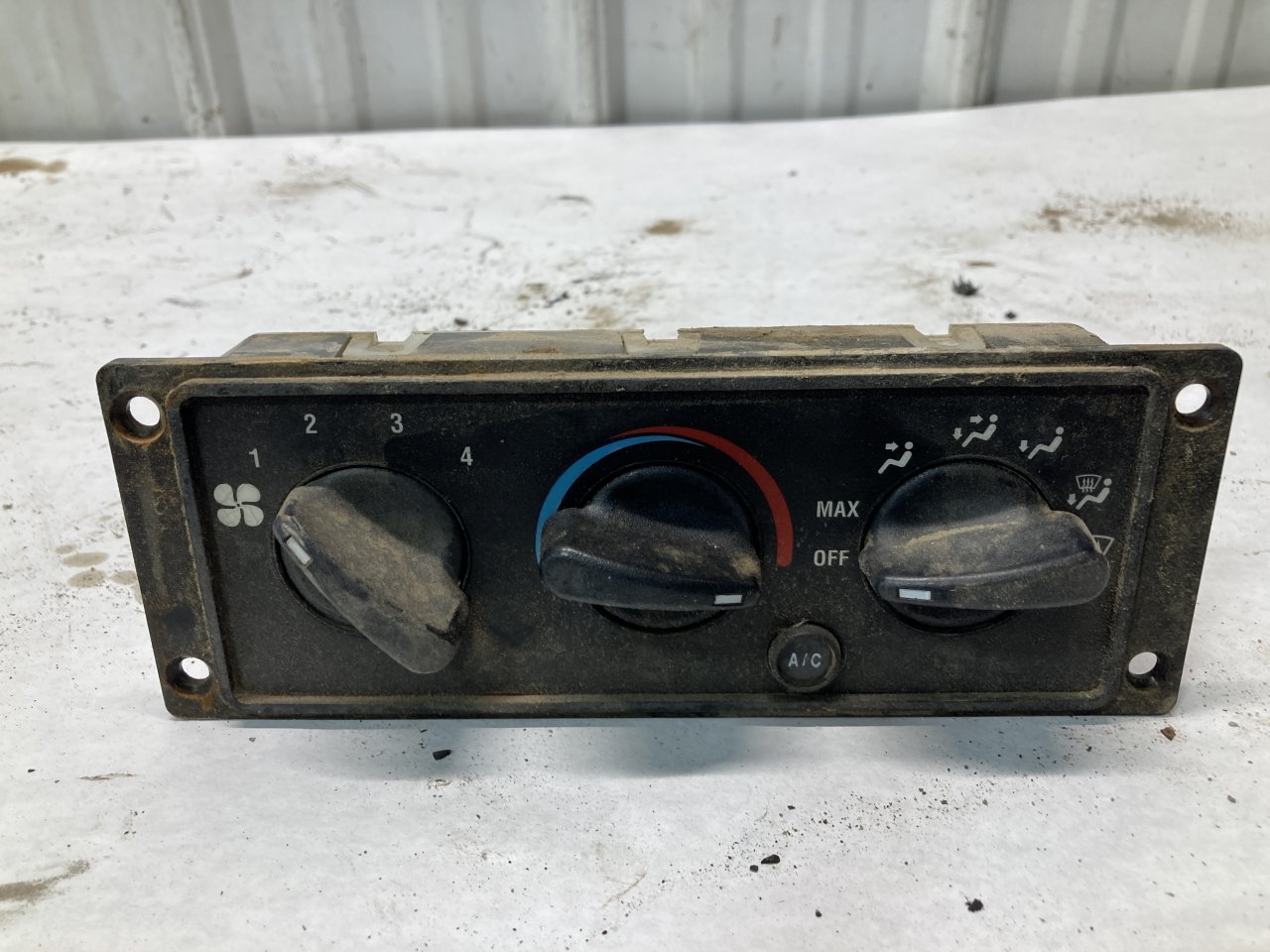 3518702c92 | International 5500I Heater & AC Temperature Control for Sale