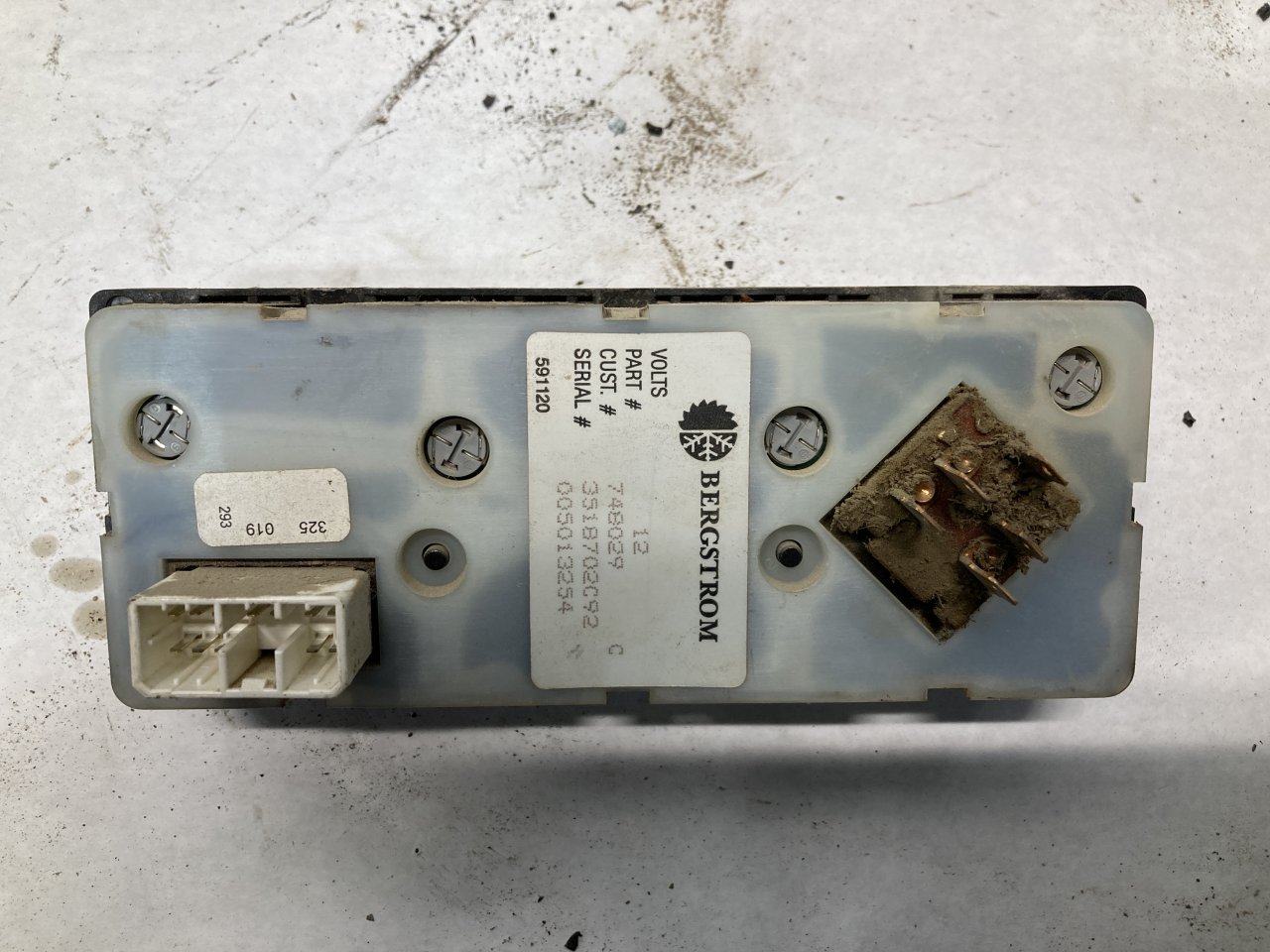 3518702c92 | International 5500I Heater & AC Temperature Control for Sale