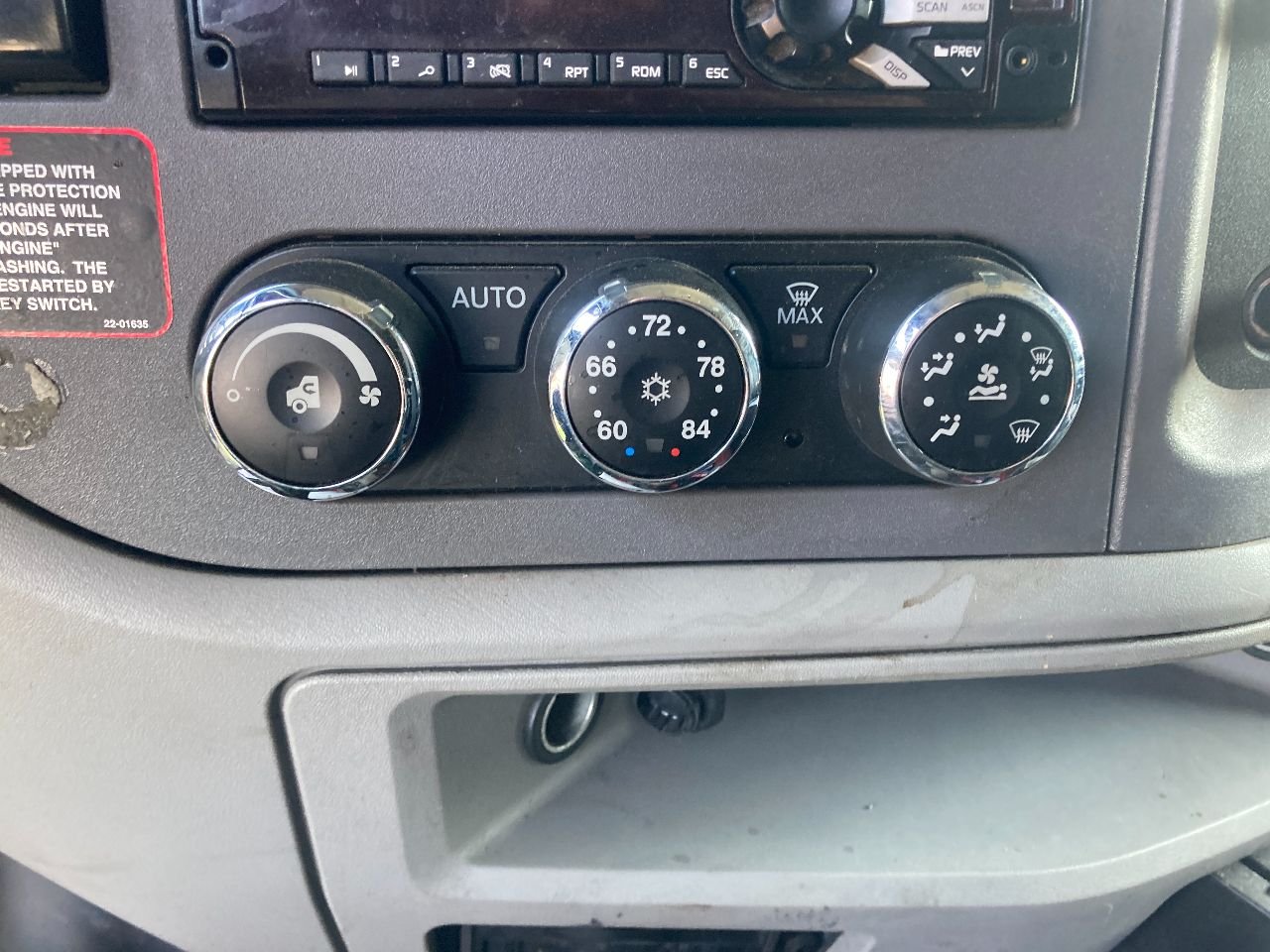 Q21-6034-2241 | Peterbilt 567 Heater & AC Temperature Control for Sale