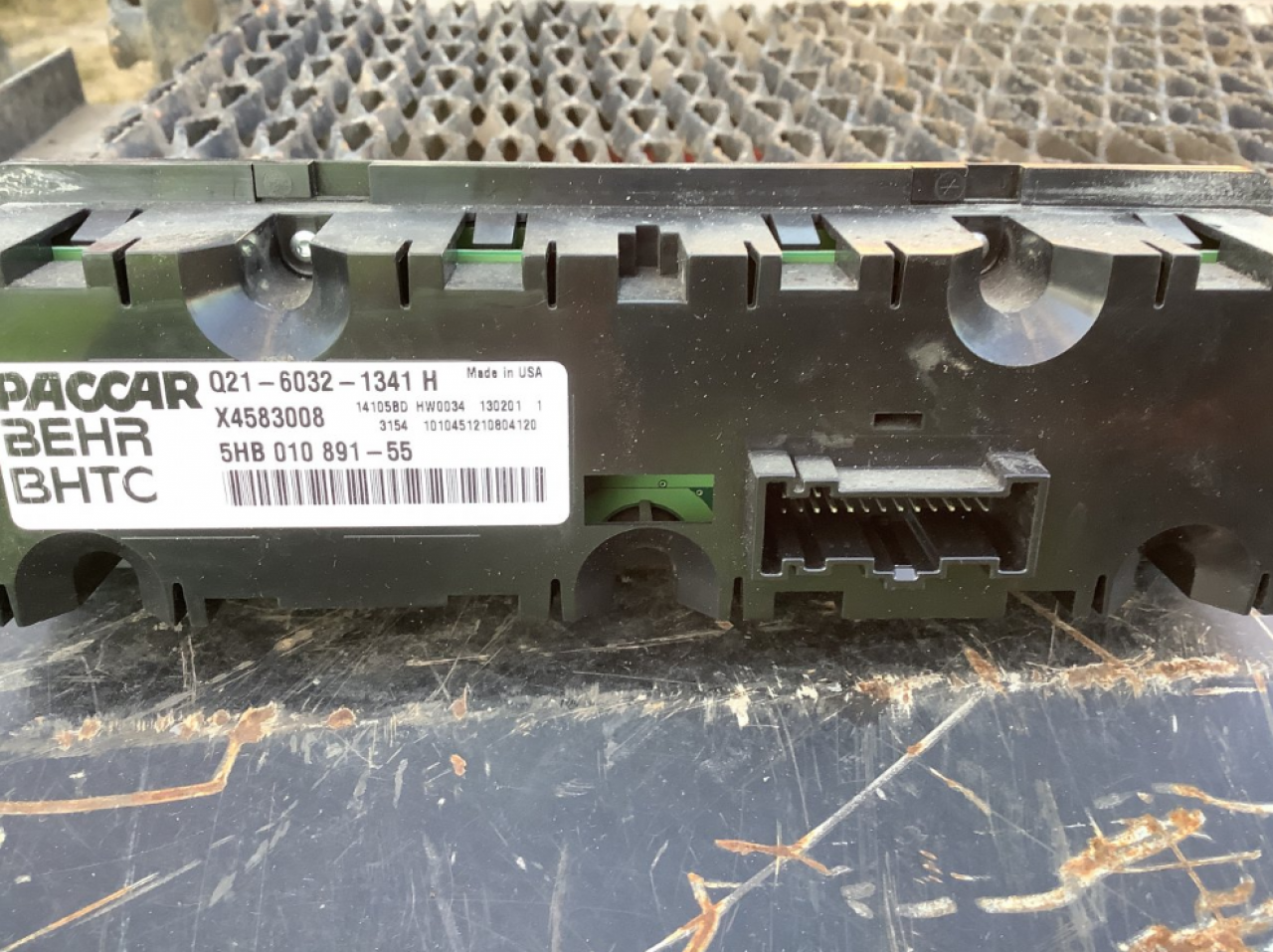 Q21-6032-1341H | Peterbilt 579 Heater & AC Temperature Control for Sale