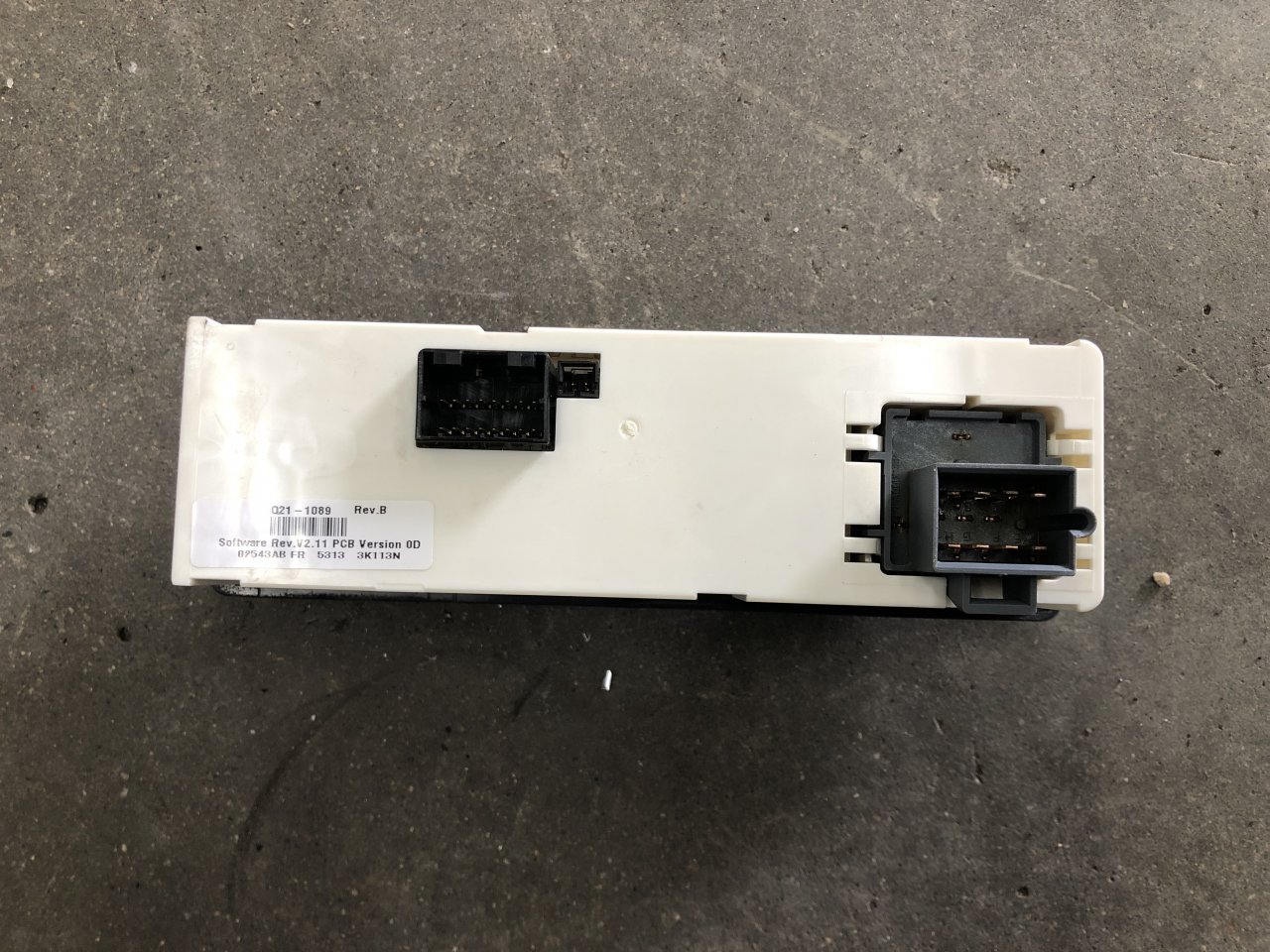 Q21-1089 | Peterbilt 579 Heater & AC Temperature Control for Sale