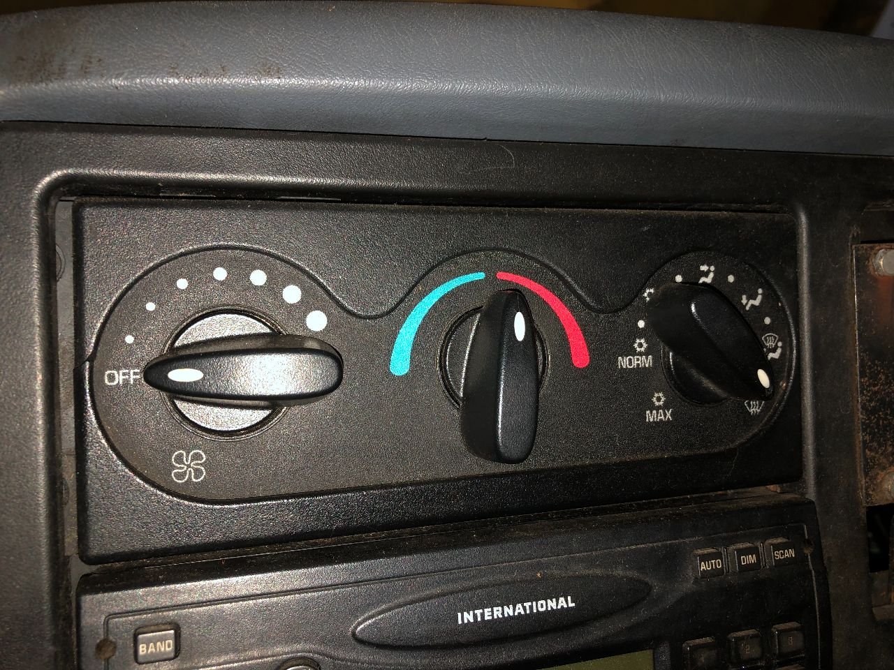 3545543C4 | International 7400 Heater & AC Temperature Control for Sale