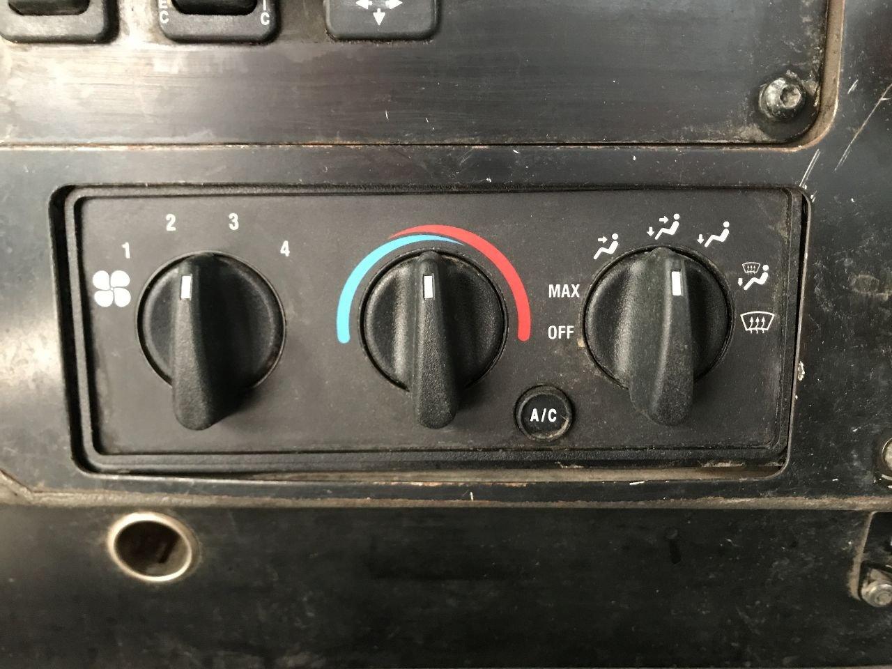 3518702C93 | International 9100 Heater & AC Temperature Control for Sale