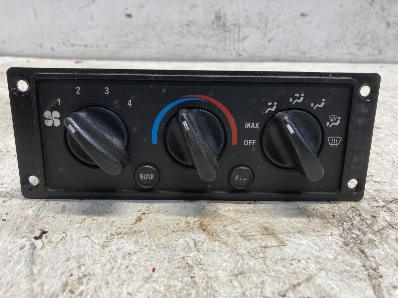 3518703C93 | International 9400 Heater & AC Temperature Control for Sale