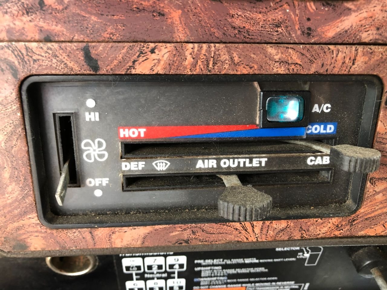 3507414C91 | International 9900 Heater & AC Temperature Control for Sale