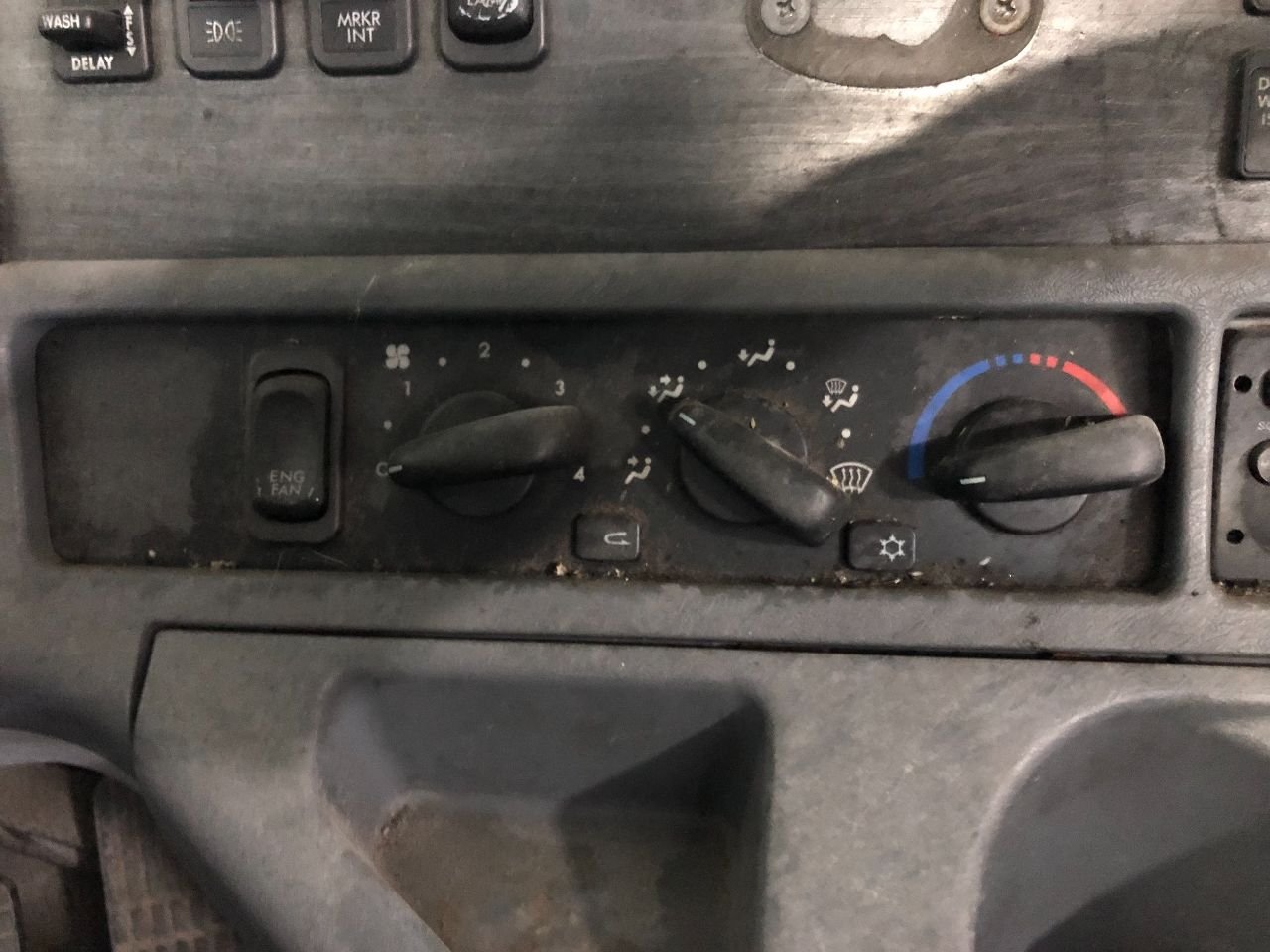 A22-54708-213 | Freightliner COLUMBIA 120 Heater & AC Temperature Control f