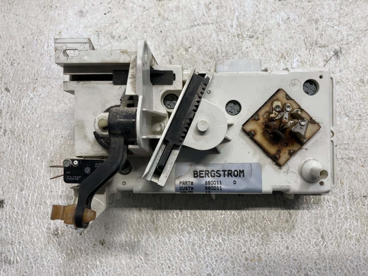 880011 | Mack CX VISION Heater & AC Temperature Control for Sale
