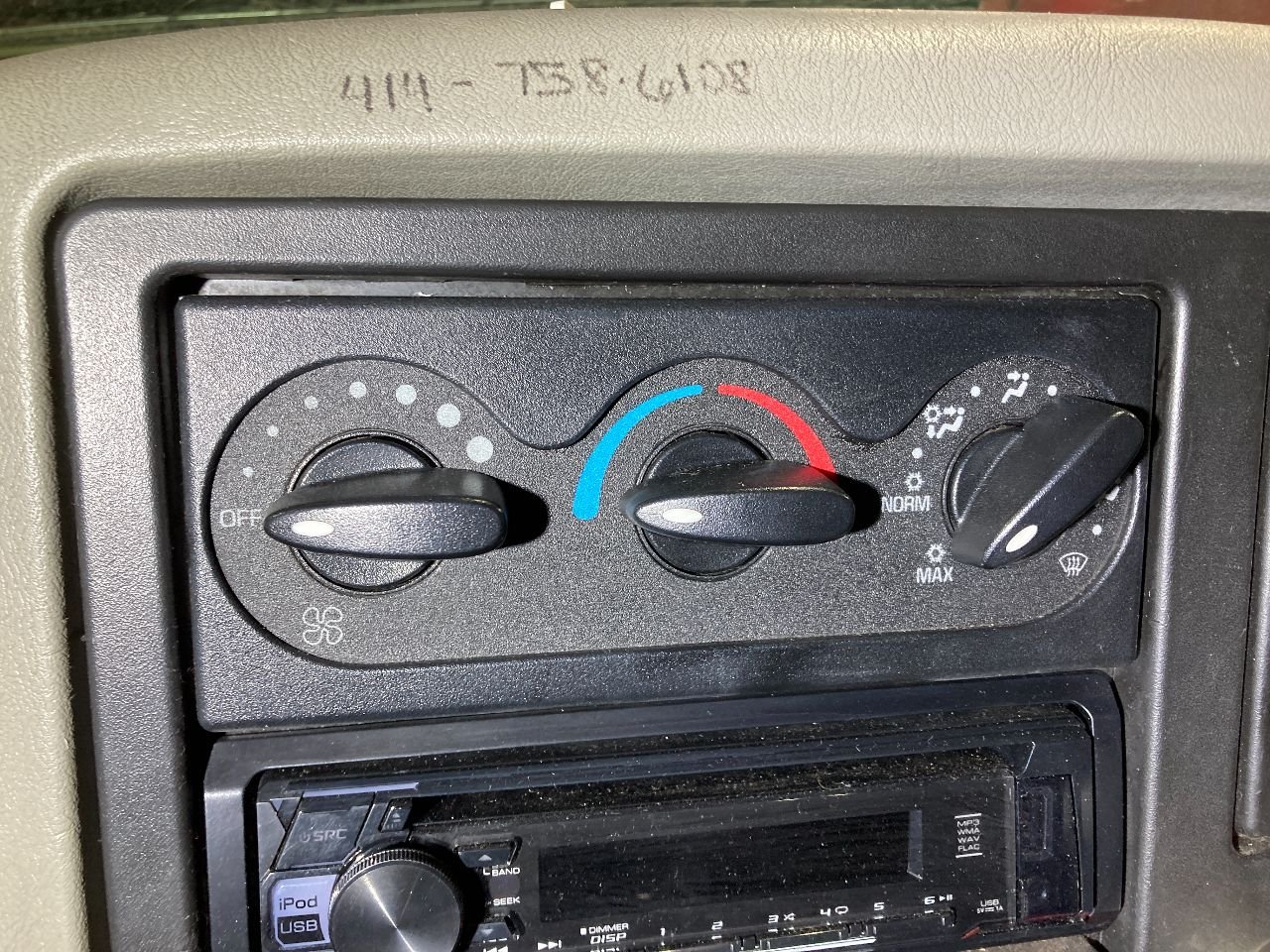 3545543C5 | International DURASTAR (4400) Heater & AC Temperature Control f
