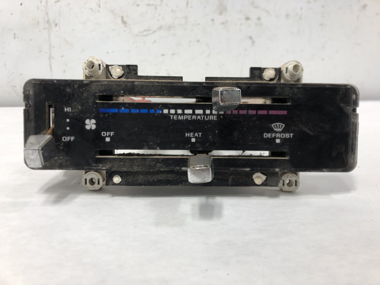 D6ZH-18532-AA | Ford F700 Heater & AC Temperature Control for Sale