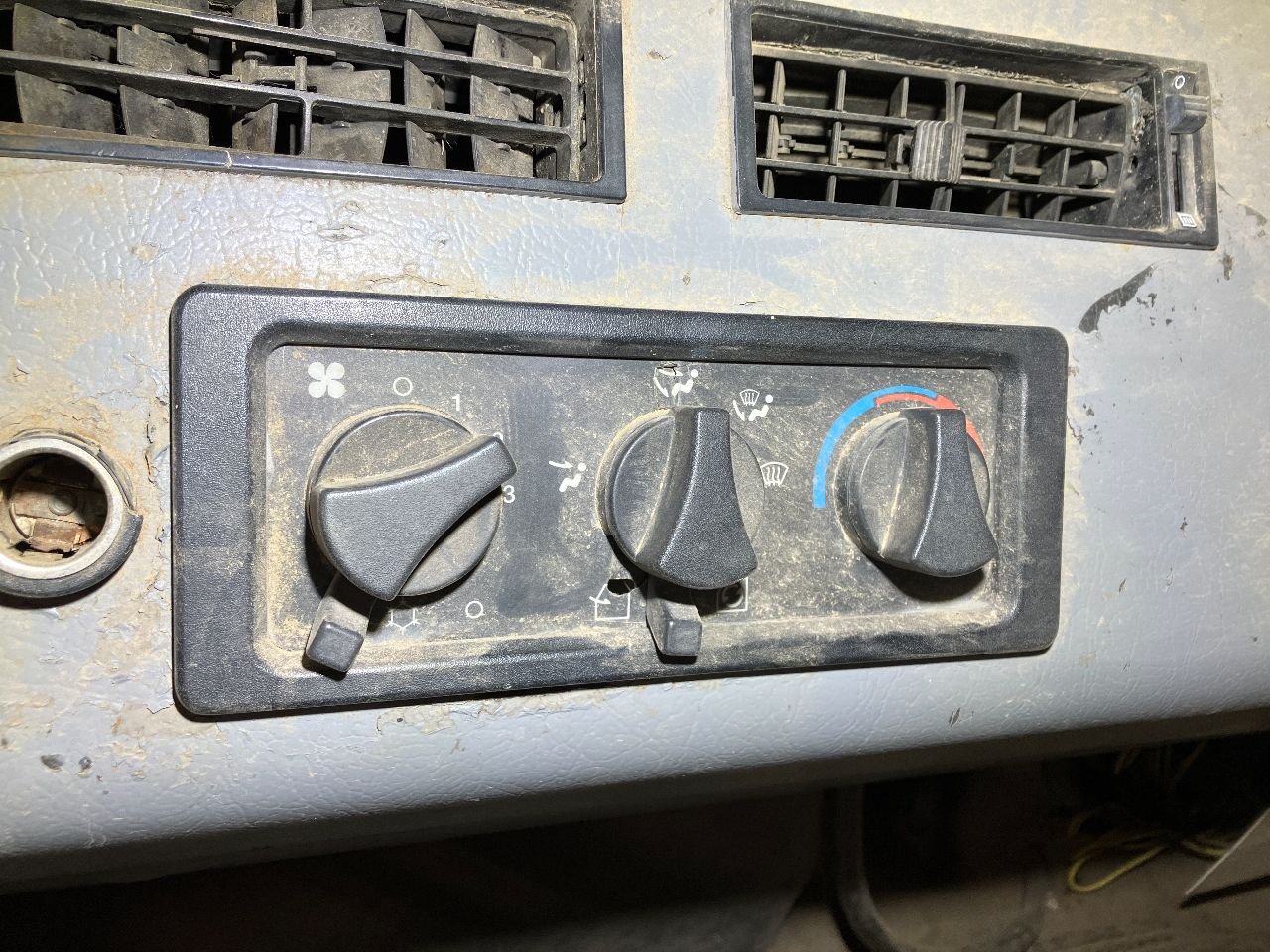 Freightliner FL112 Heater & AC Temperature Control for Sale