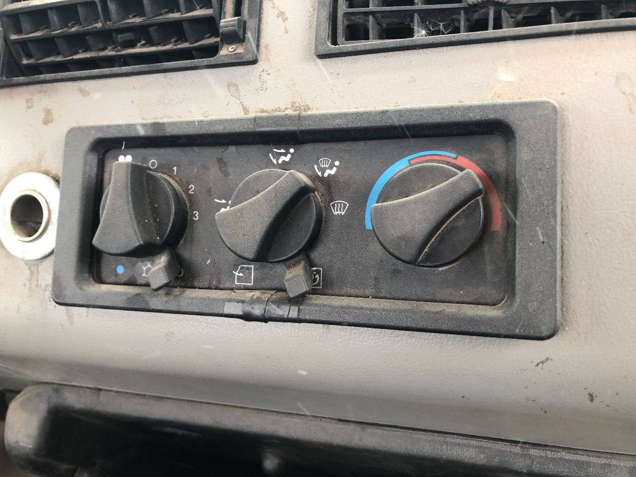 Freightliner FL50 Heater & AC Temperature Control for Sale
