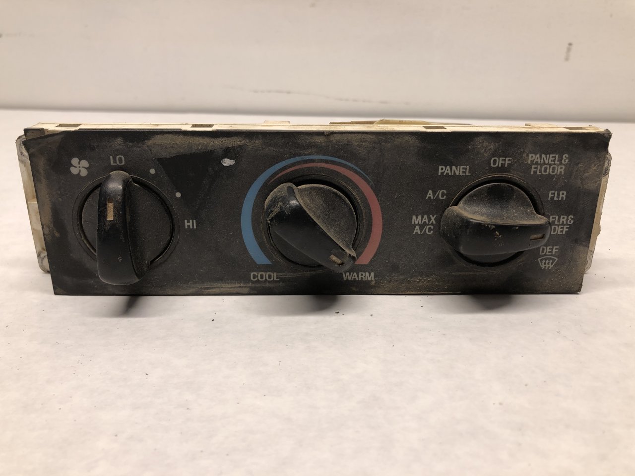 YFRH-19E764-B | Sterling L9513 Heater & AC Temperature Control for Sale