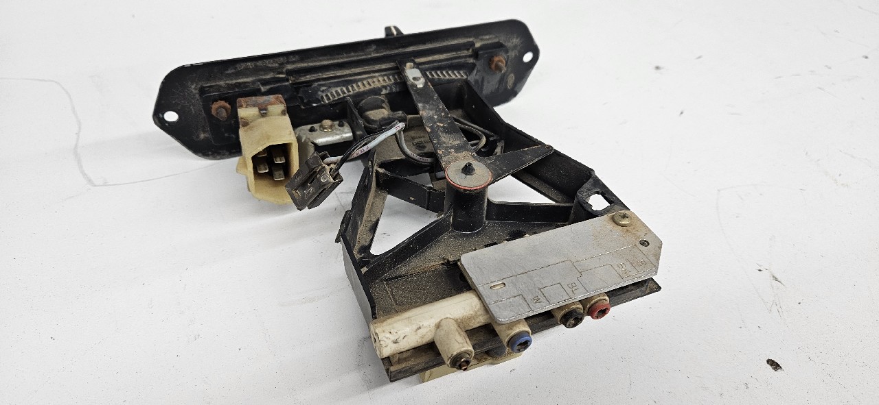 F1HH18531AB | Ford LT9000 Heater & AC Temperature Control for Sale