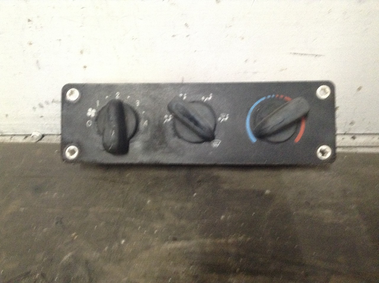 A22-51054-002 | Freightliner M2 106 Heater & AC Temperature Control for Sal