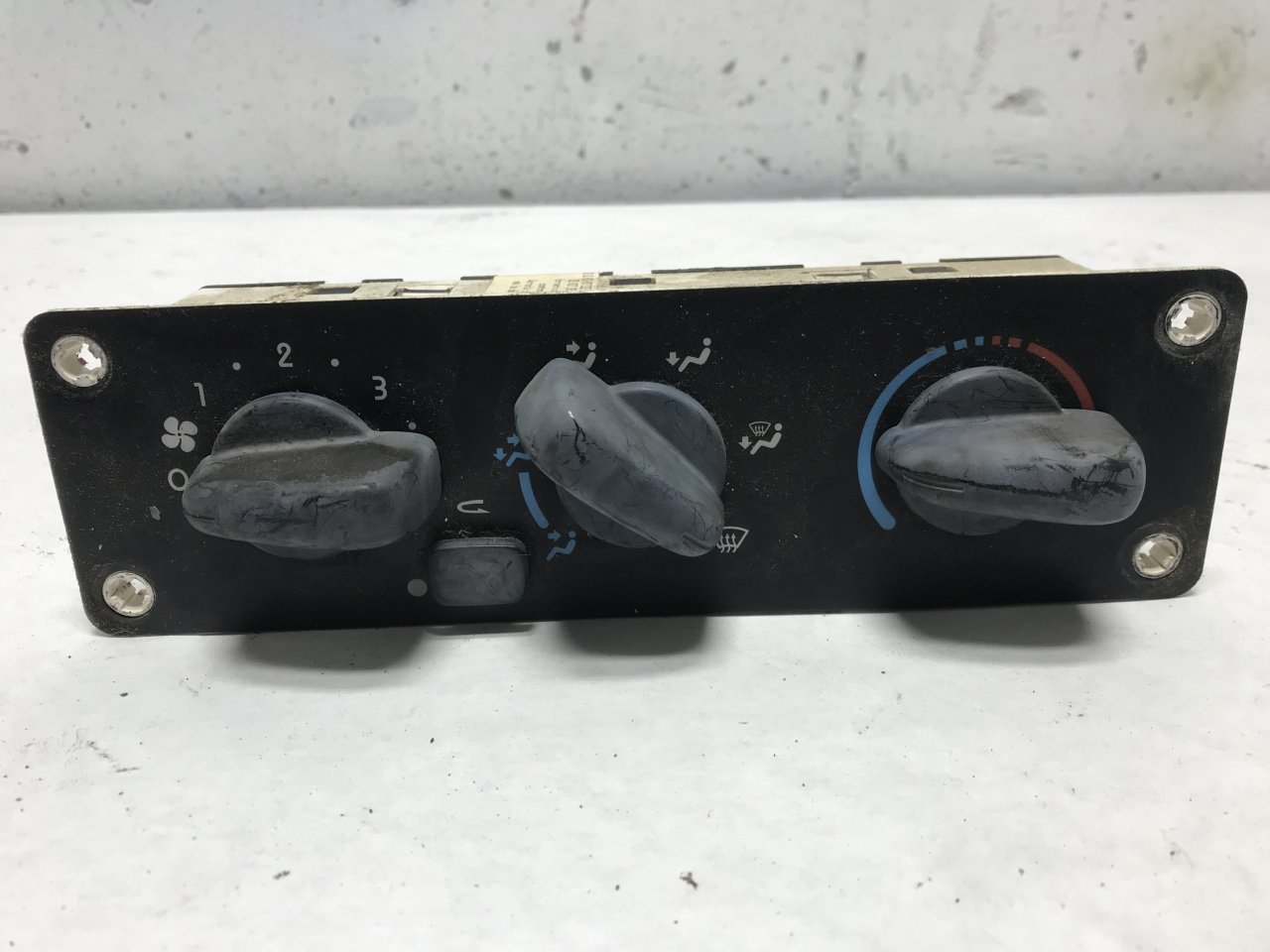 A22-57054-004 | Freightliner M2 106 Heater & AC Temperature Control for Sal