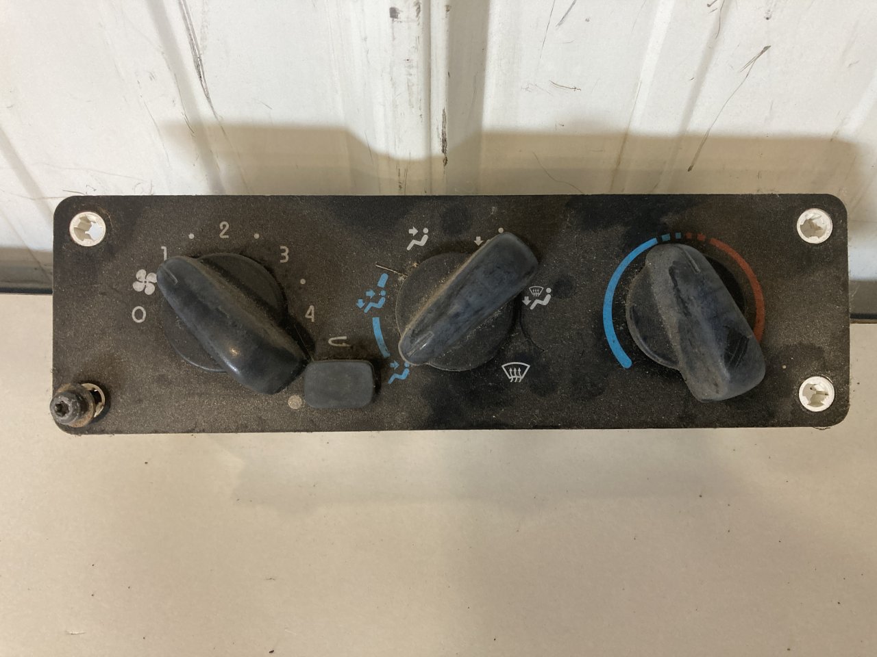 A22-57057-007 | Freightliner M2 106 Heater & AC Temperature Control for Sal