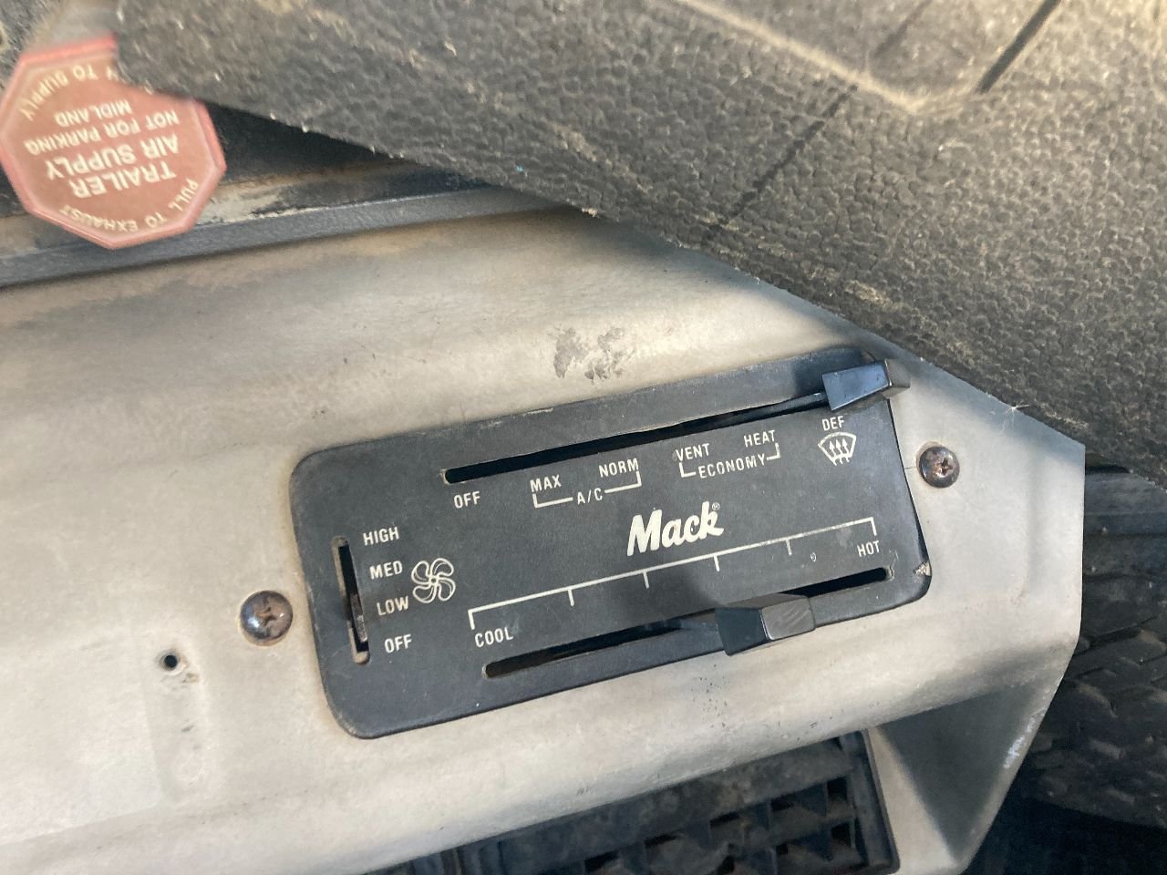Mack R600 Heater & AC Temperature Control for Sale