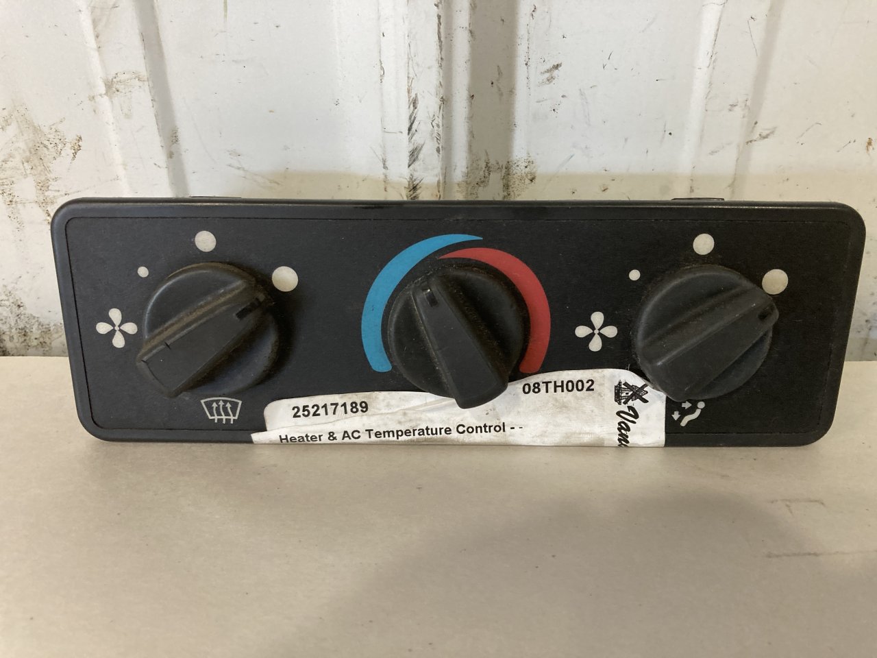 66004757 | Thomas SAF-T-LINER HDX Heater & AC Temperature Control for Sale