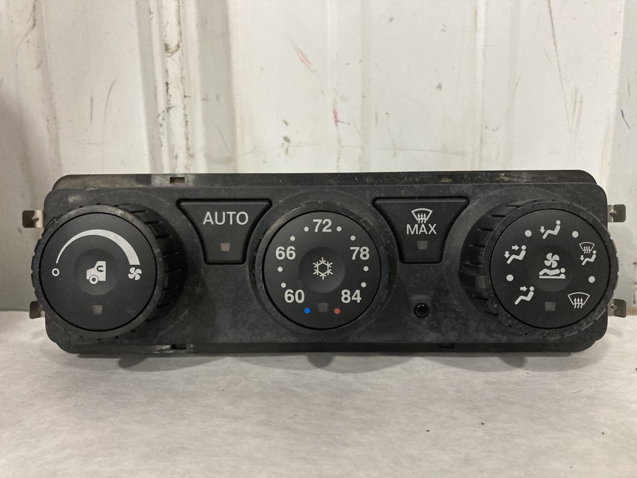 F21-1047-20012 | Kenworth T680 Heater & AC Temperature Control for Sale
