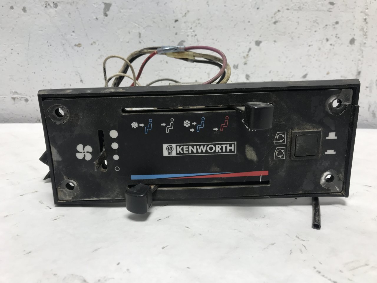 K092-899-1 | Kenworth T800 Heater & AC Temperature Control for Sale