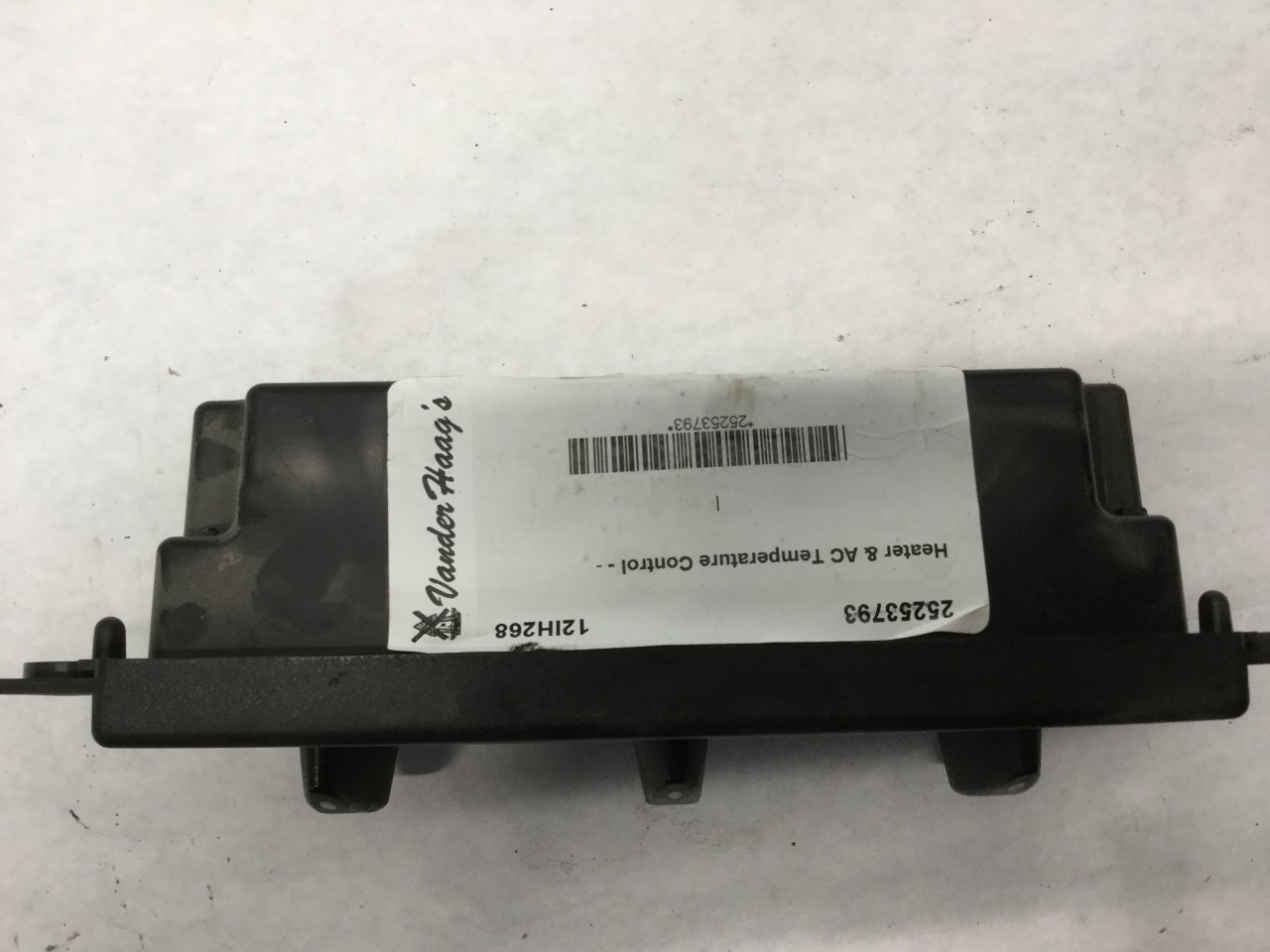 3827580C2 | International TERRASTAR Heater & AC Temperature Control for Sal