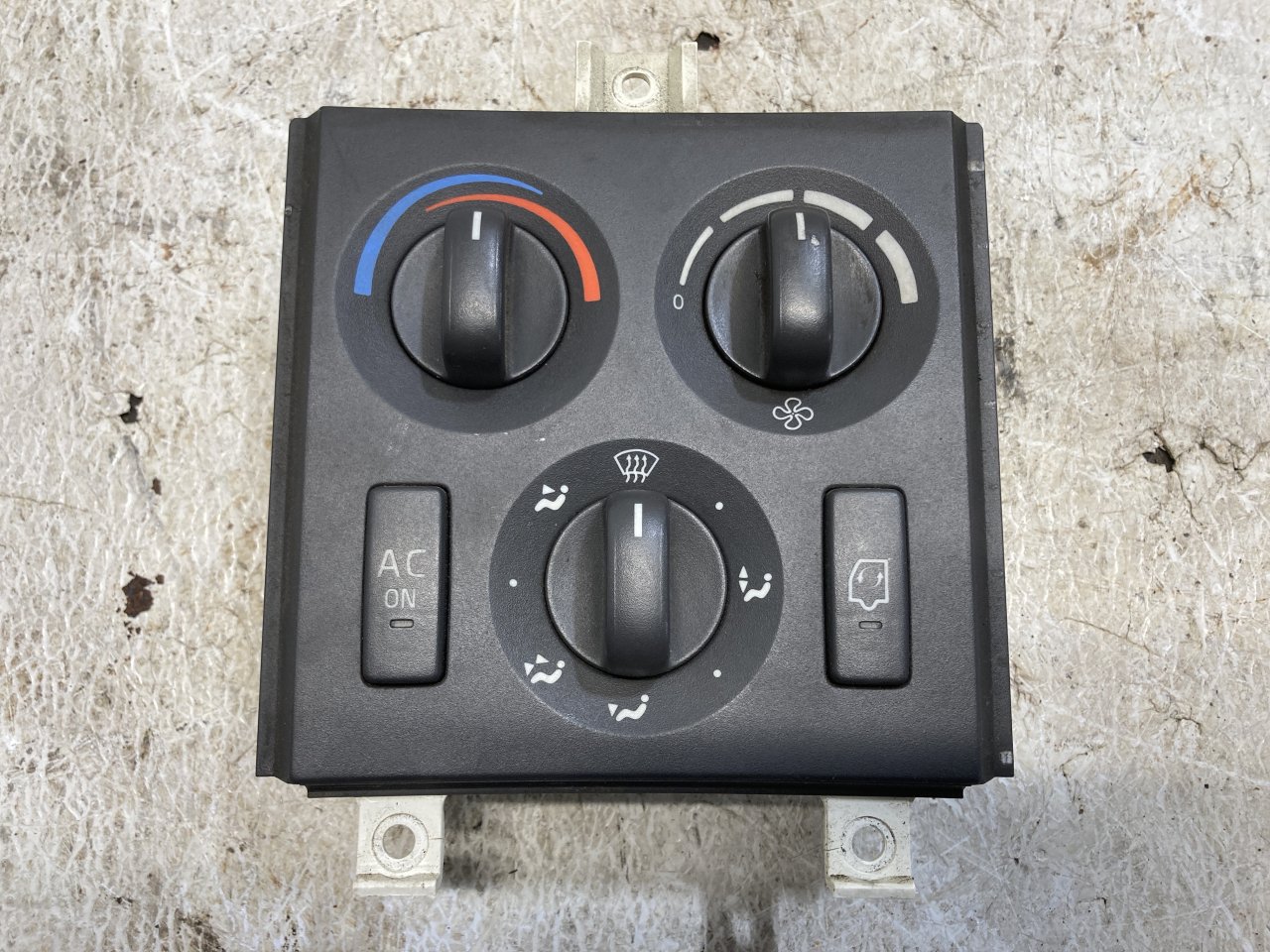 20549634 | Volvo VNM Heater & AC Temperature Control for Sale