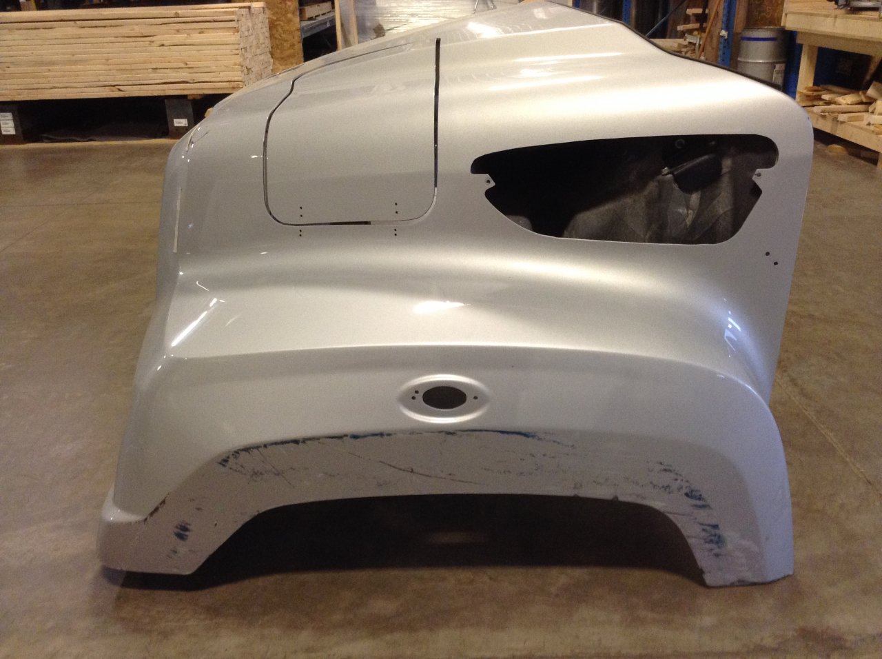 A1700000018 | Freightliner 114SD Hood for Sale
