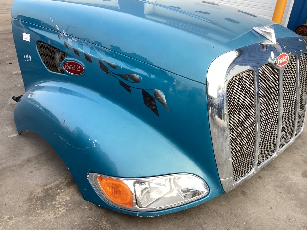 13-04778 | Peterbilt 387 Hood for Sale