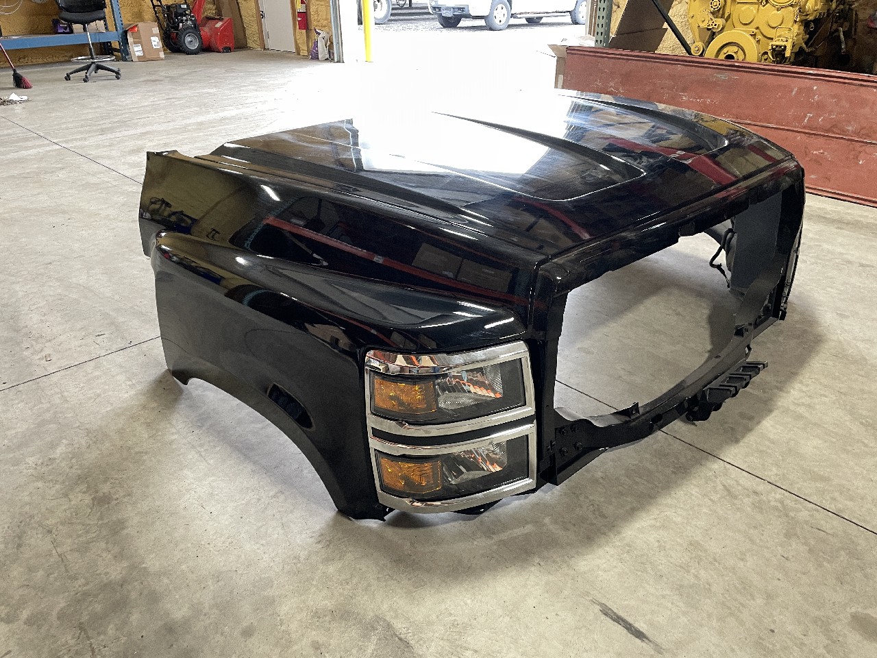 4078054C99 | Chevrolet 5500HD Hood for Sale