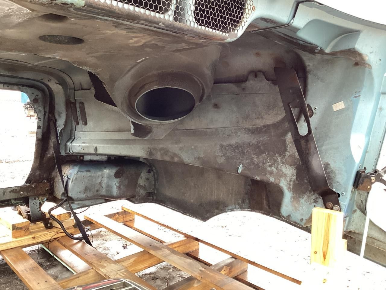 A17-12701-002 | Freightliner C120 CENTURY Hood for Sale